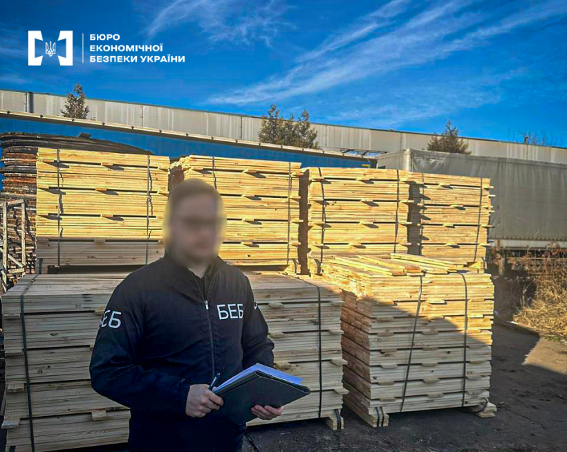Timber smuggling: ESBU in Zakarpattia halts illegal timber export ...